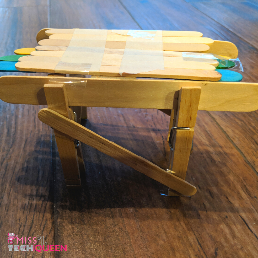 5 Christmas STEM Challenges Your Students Will Love - Miss Tech Queen